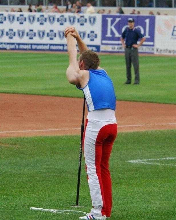 topworth: The most flexible man in the world