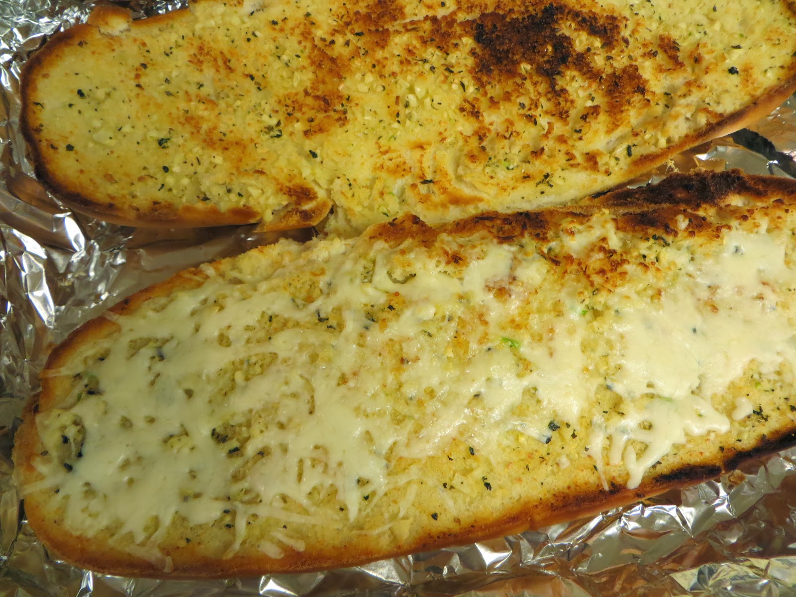 simply inter nos: COOK | KILLER CHEESY GARLIC BREAD