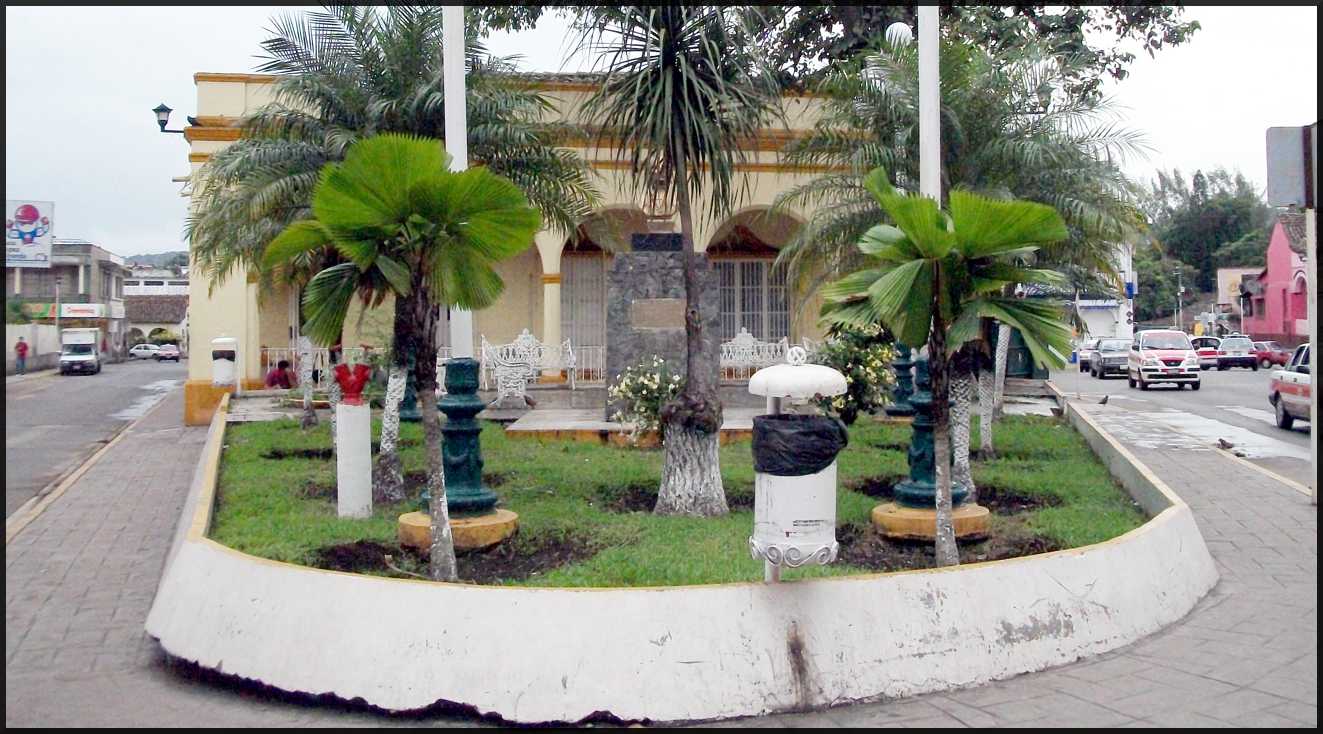 EL PREGON DEL TOXTLAN: Inicia remodelación del parquecito Hidalgo