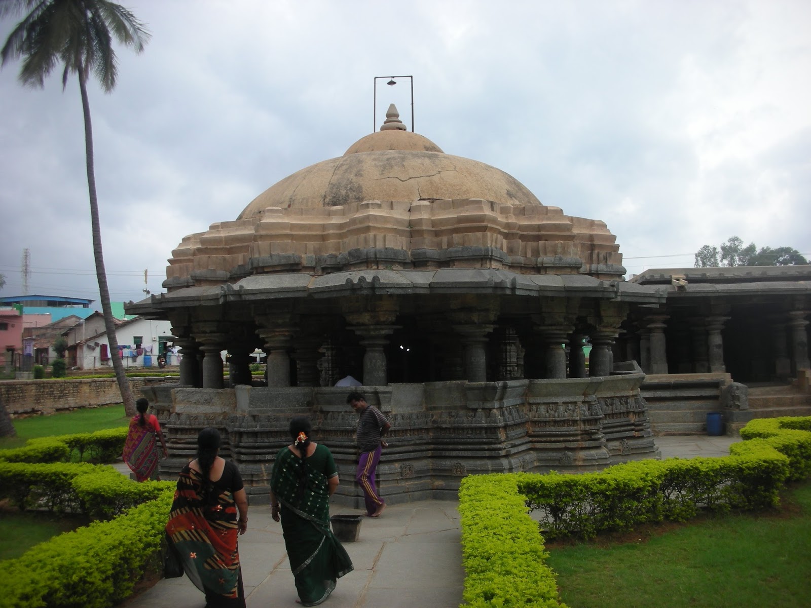 Passionate Praveer: Exploring Few Hoysala Temples on way to Shivamogga