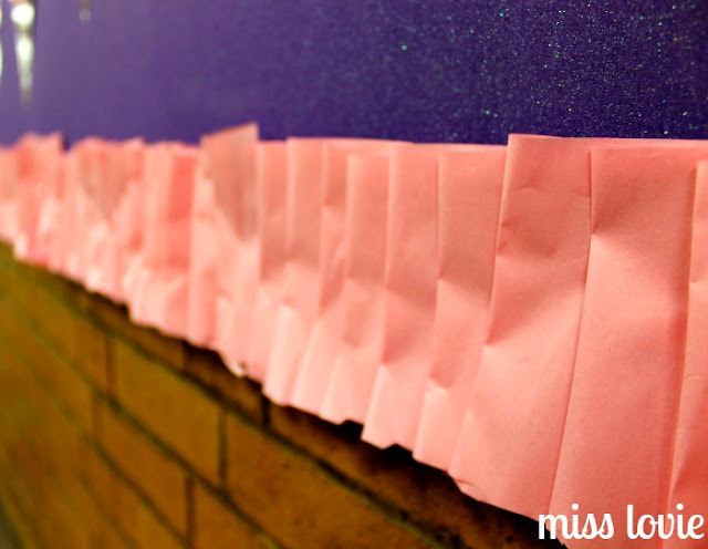 Miss Lovie: Ice Cream Bulletin Board and Ruffle Border Tutorial