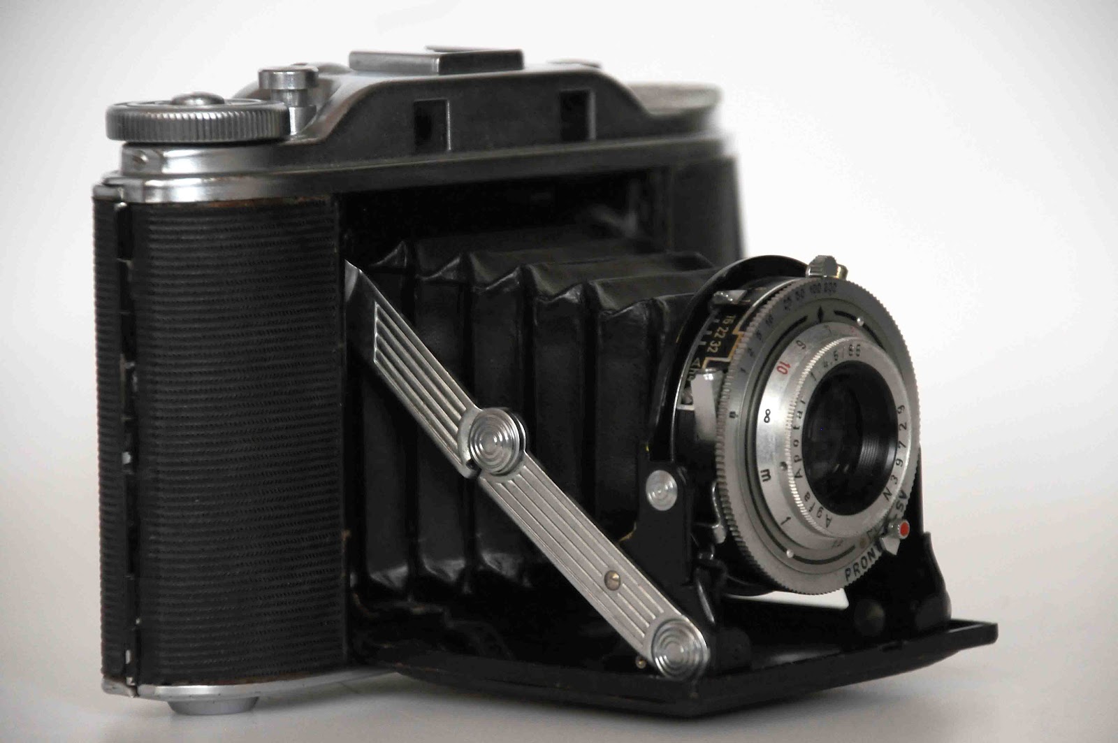Old Vintage Gallery: Agfa Isolette III made in Germany Circa 1950-1960