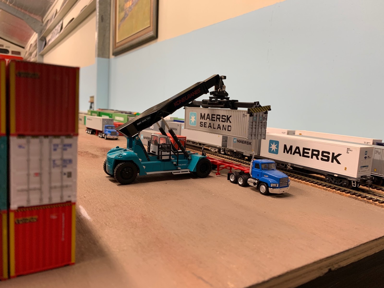 Rollingstock News: HO Scale Intermodal Sale