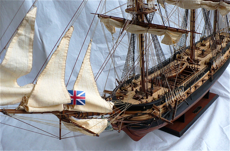 The Great Canadian Model Builders Web Page!: HMS Surprise