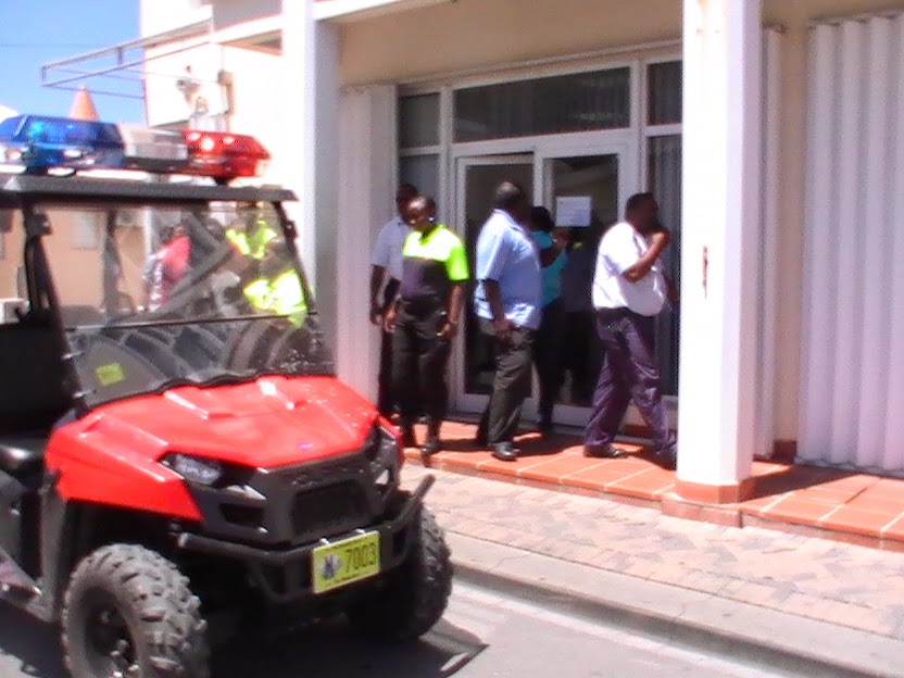 ST MAARTEN CRIME blogs judith roumou: In St Maarten, if the police tell ...