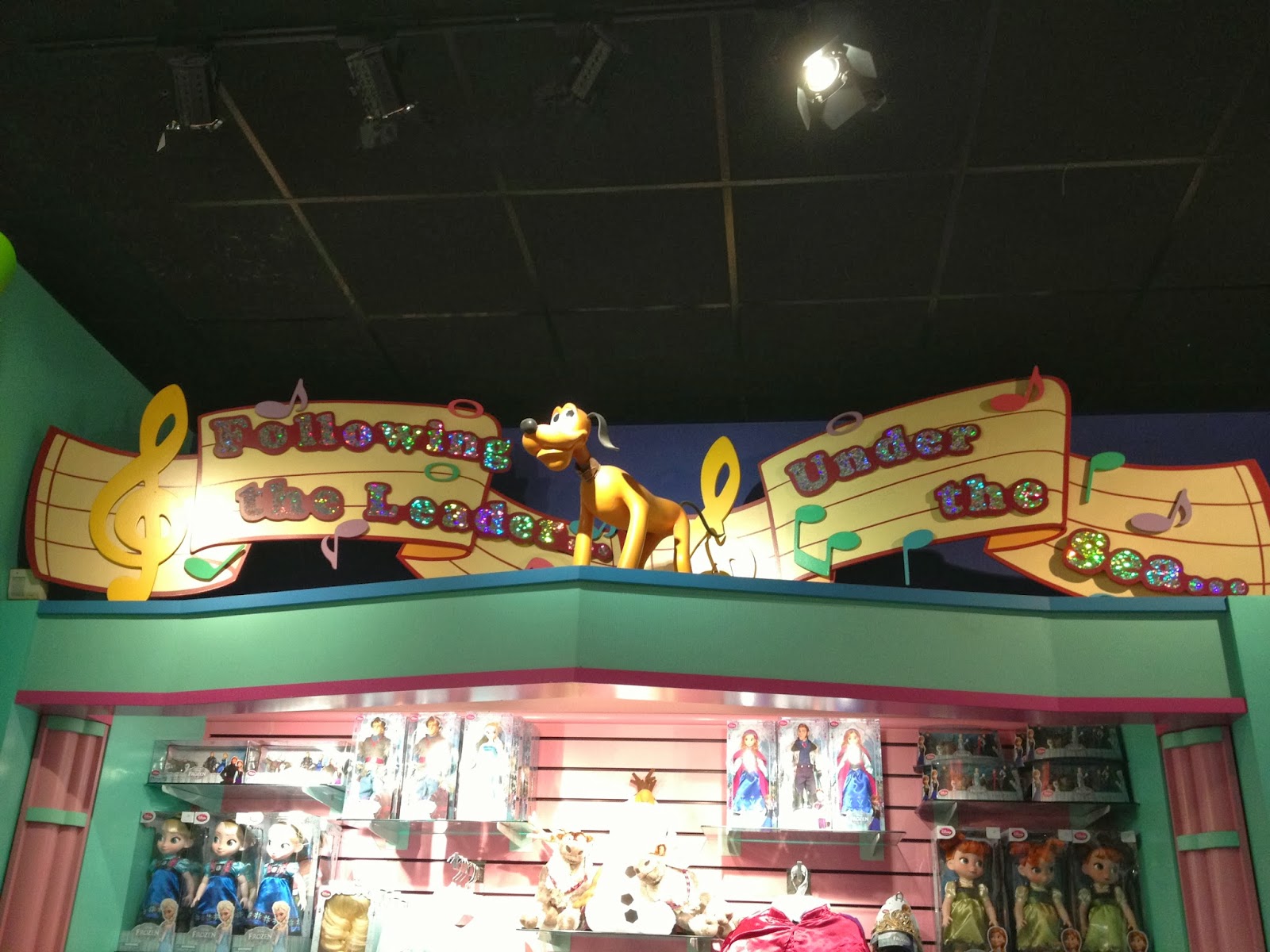 imaginear tony: A Classic Disney Store