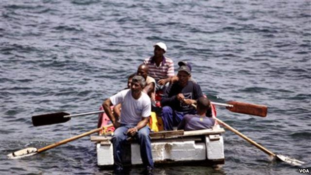 LO MEJOR DE PROGRESO: BALSEROS CUBANOS LLEVADOS A MIGRACION