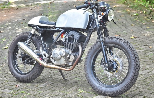 Modifikasi Suzuki Thunder 125 2007 Cafe Racer, 2 Klep Jadi 4 Klep
