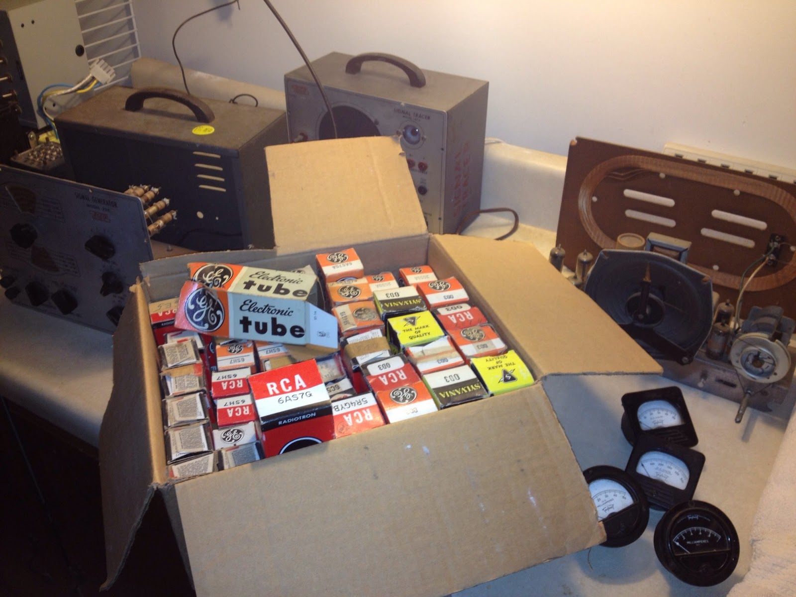 KF5CZO: Sick radio on the bench