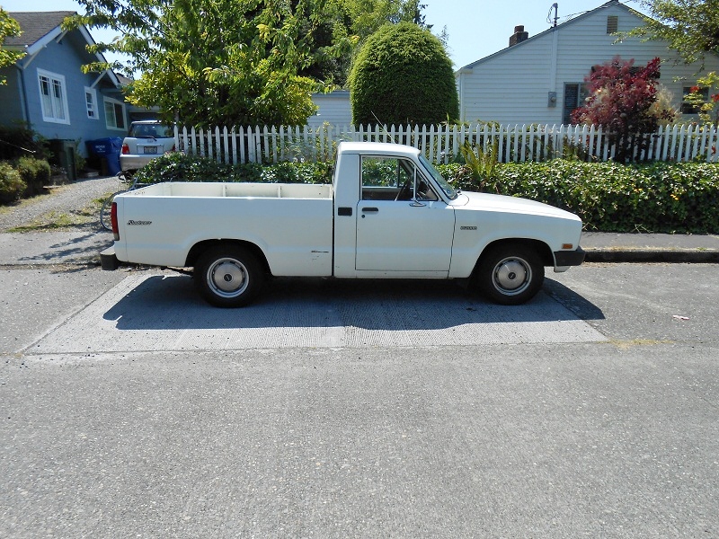 Seattle's Parked Cars: 1982 Mazda B2000 Sundowner