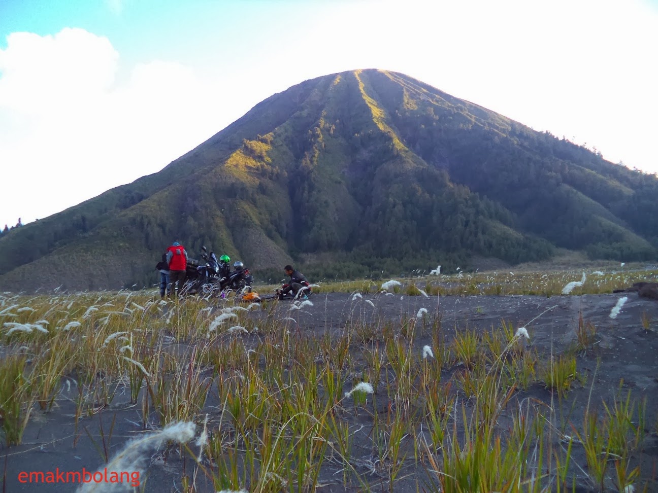 Festival Kasodo Bromo : Sakral & Mistik - Emak Mbolang