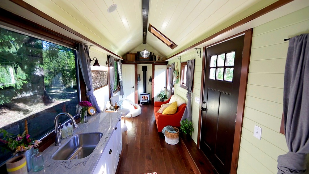 The Vintage Tiny House by Tiny Heirloom [ TINY HOUSE TOWN ]