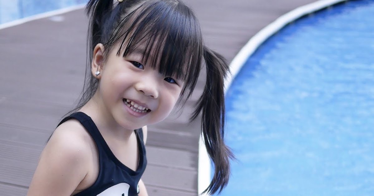 Ashlyn Thia: Fun with Sunplay Kids UV Mist SPF60 PA++++