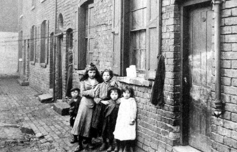 Tour Scotland: Old Photograph Children Outside Tenement House Glasgow ...