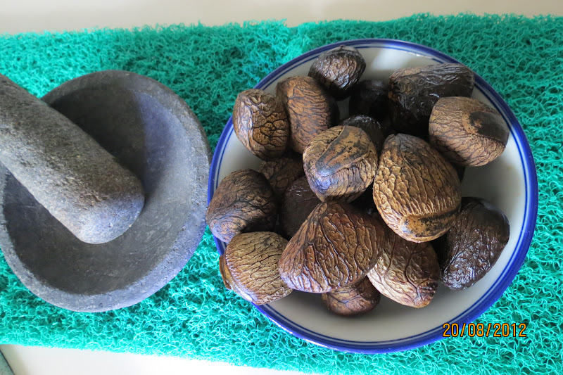 JENCOOKS: TRUST NEEDED TO EAT AYAM BUAH KELUAK