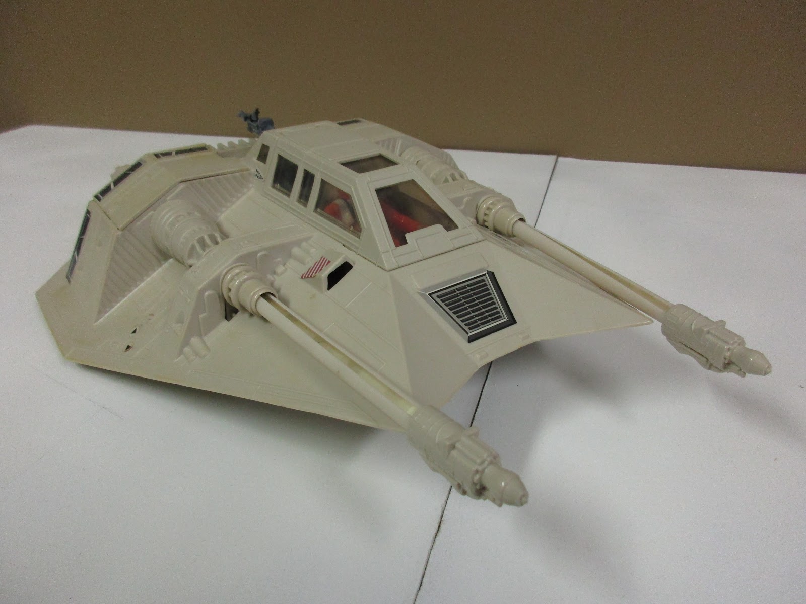 Vintage Kenner Star Wars Toys: Rebel Armored Snowspeeder