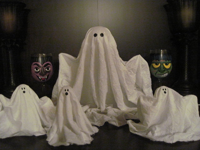 Kudos Kitchen By Renee: "Spiffy-Stiffy Fabric Ghosts"