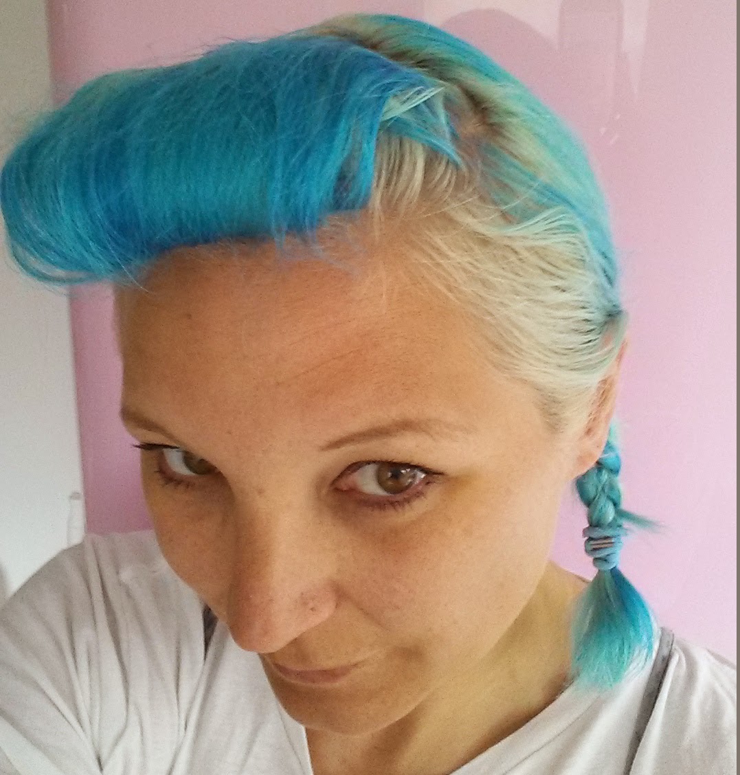 No Debutante: Hey Babe, Your Hair's Alright....