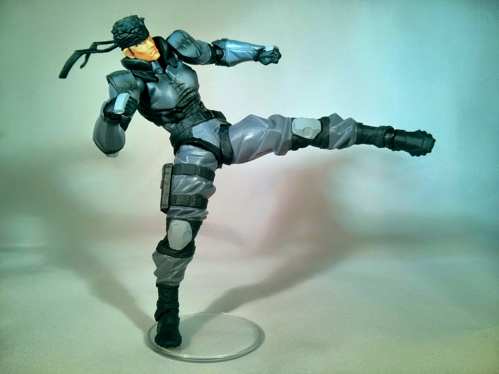 Toybox Soapbox: Micro Yamaguchi Revoltech Revolmini Solid Snake Review