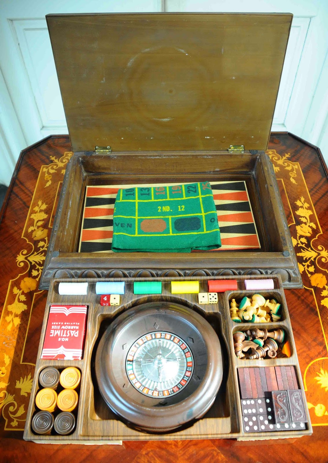Old Vintage Gallery: Antique Roulette Games Table - Made in Italy