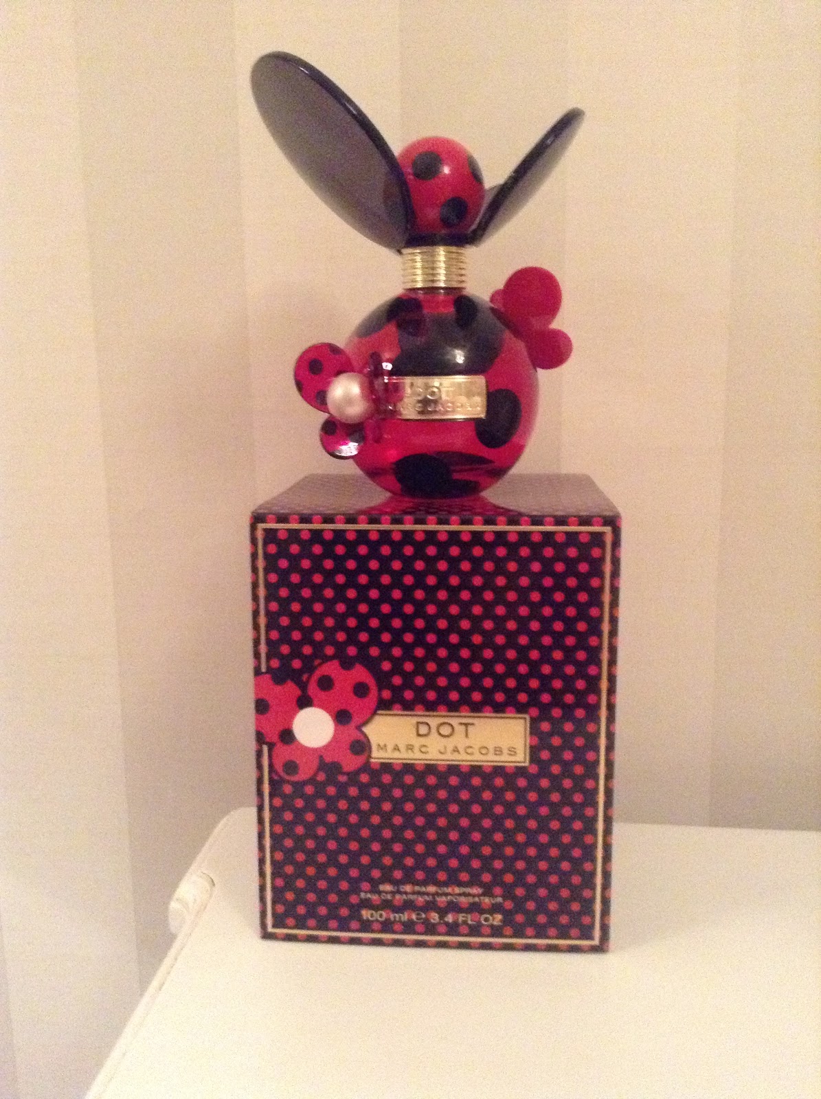 A Beauty blog - All things Chic: Marc Jacobs Dot Perfume - Review