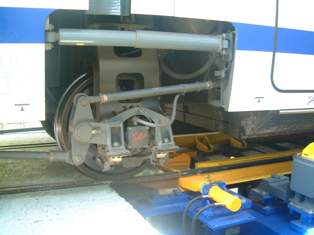 Viajando en tren: Cuestión de ancho. Cambiadores de ancho (II)