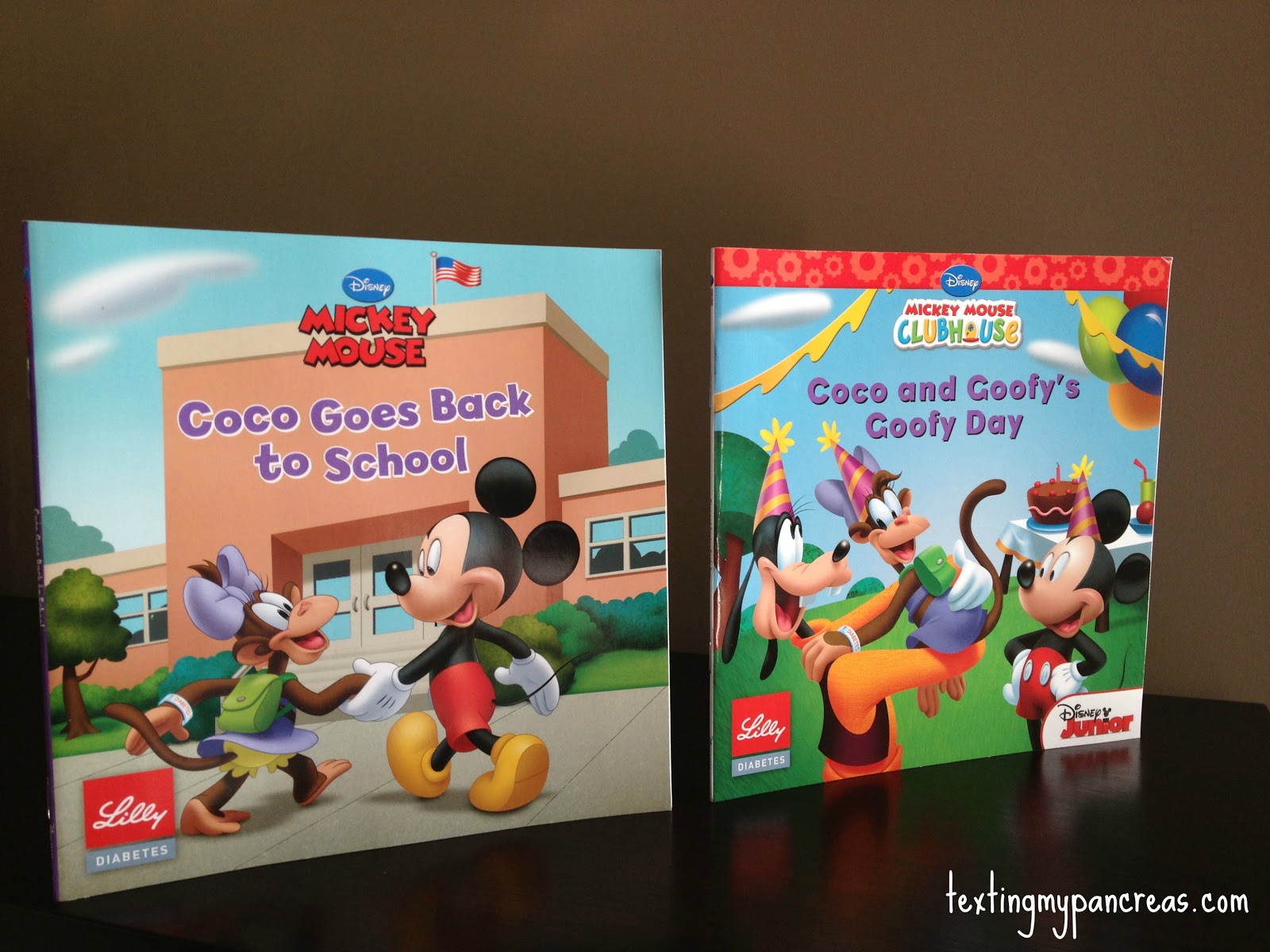 Unaquescribe: #GiveAllTheThings: Monkey Books.