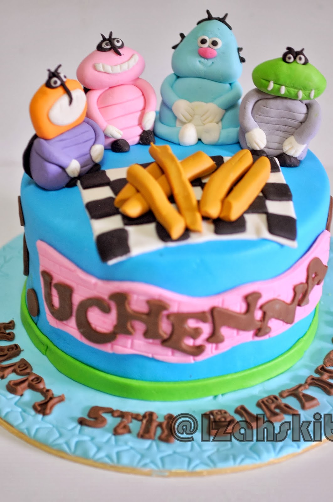 Izah's Kitchen: Oggy and the Cockroaches