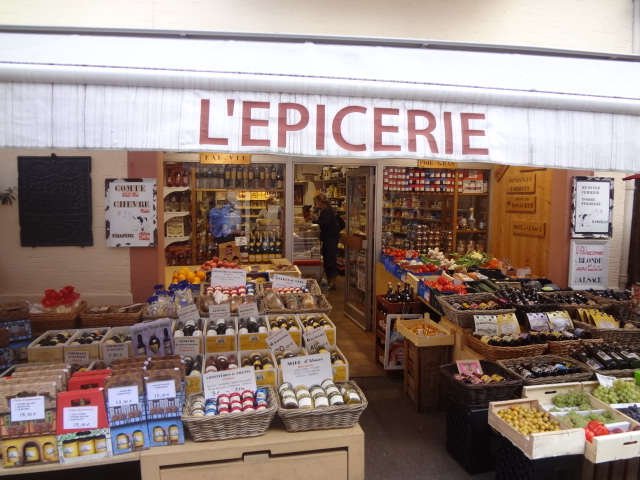 Picasso parlait français: À l' épicerie, au marché, au supermarché...