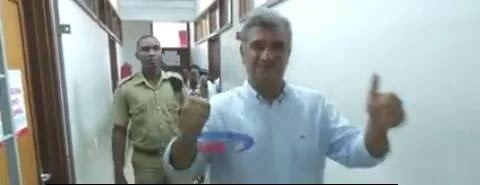 Kwanini Akram Aziz Amekuwa Akitabasamu na Kuonyesha Uchangamfu ...