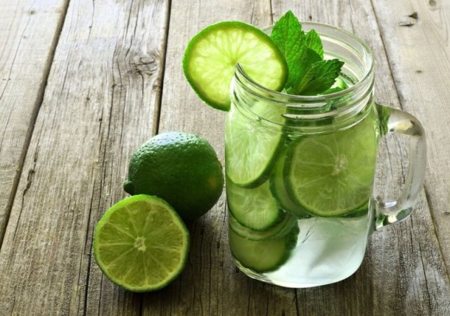 Juliana Valentim: ÁGUA ALCALINA: BENEFÍCIOS E COMO FAZER EM CASA