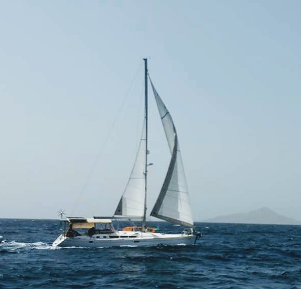 Rhapsody on the Blue: The boat