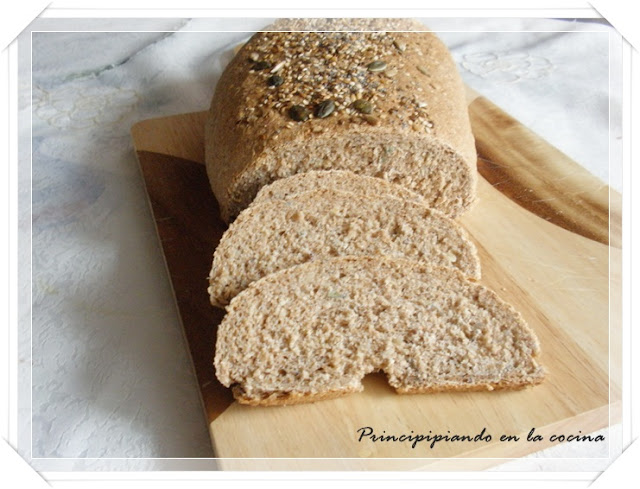 PRINCIPIANDO EN LA COCINA: Pan integral con semillas