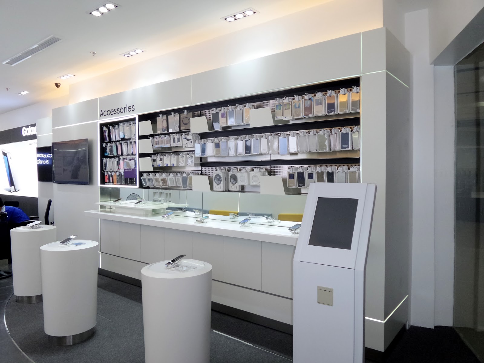 Samsung's newly renovated-biggest service center for mobile in SM North ...