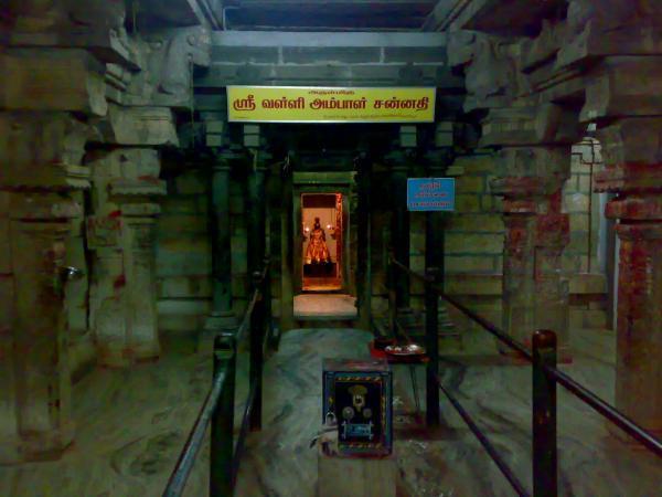 Tamilnadu Tourism: Subramaniyar Swami Temple, Valliyur, Thirunelveli