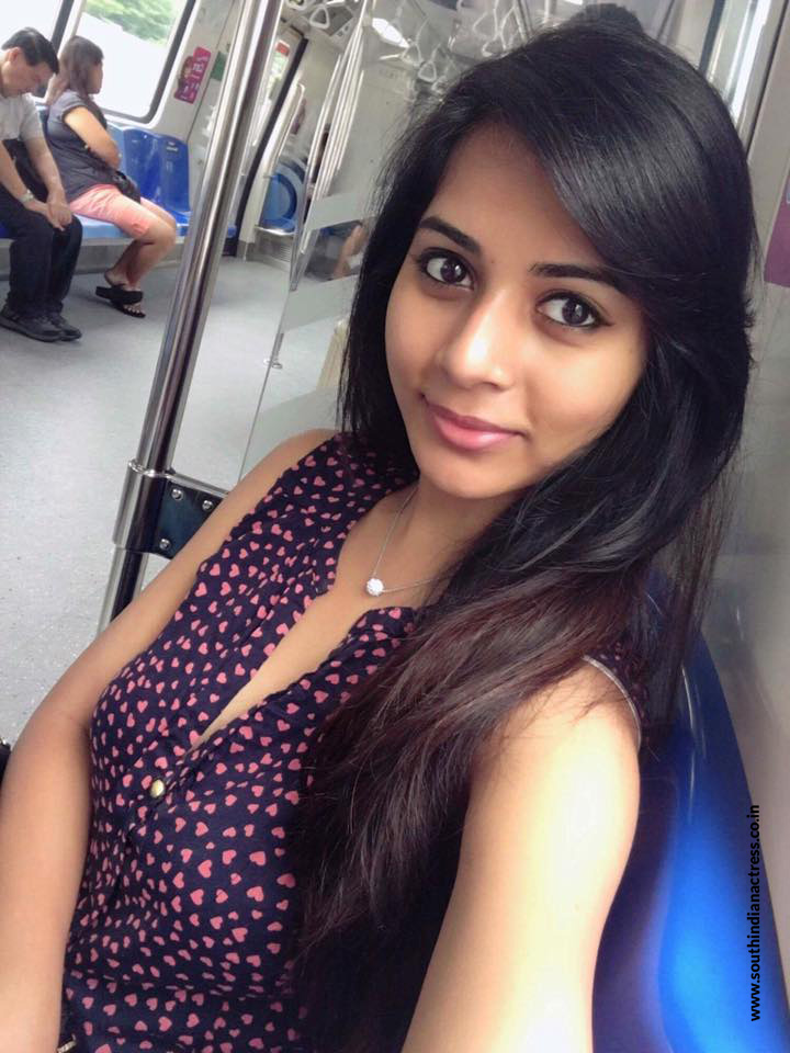 Suza Kumar Selfie Photos 2 - South Indian Actress