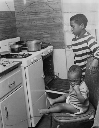 US Slave: Pruitt-Igoe Myth: an Urban History