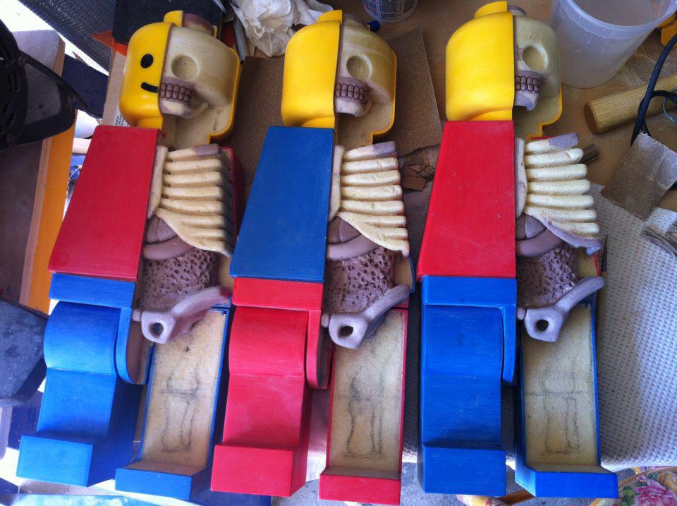 The Anatomy of a LEGO Man (95 Pics)