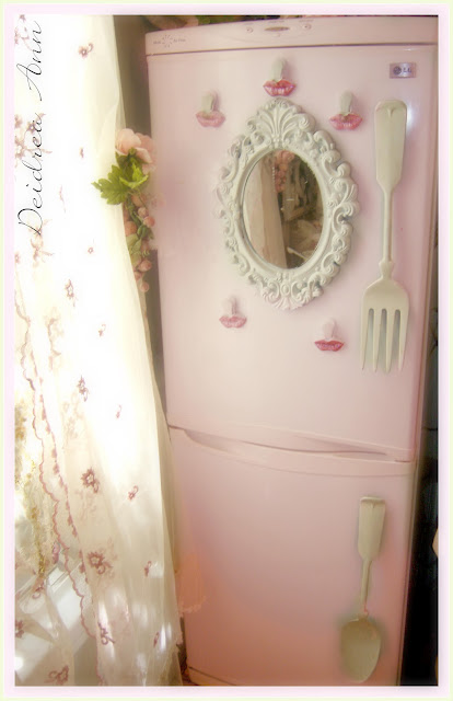 Suzy Homefaker: Pink refrigerator
