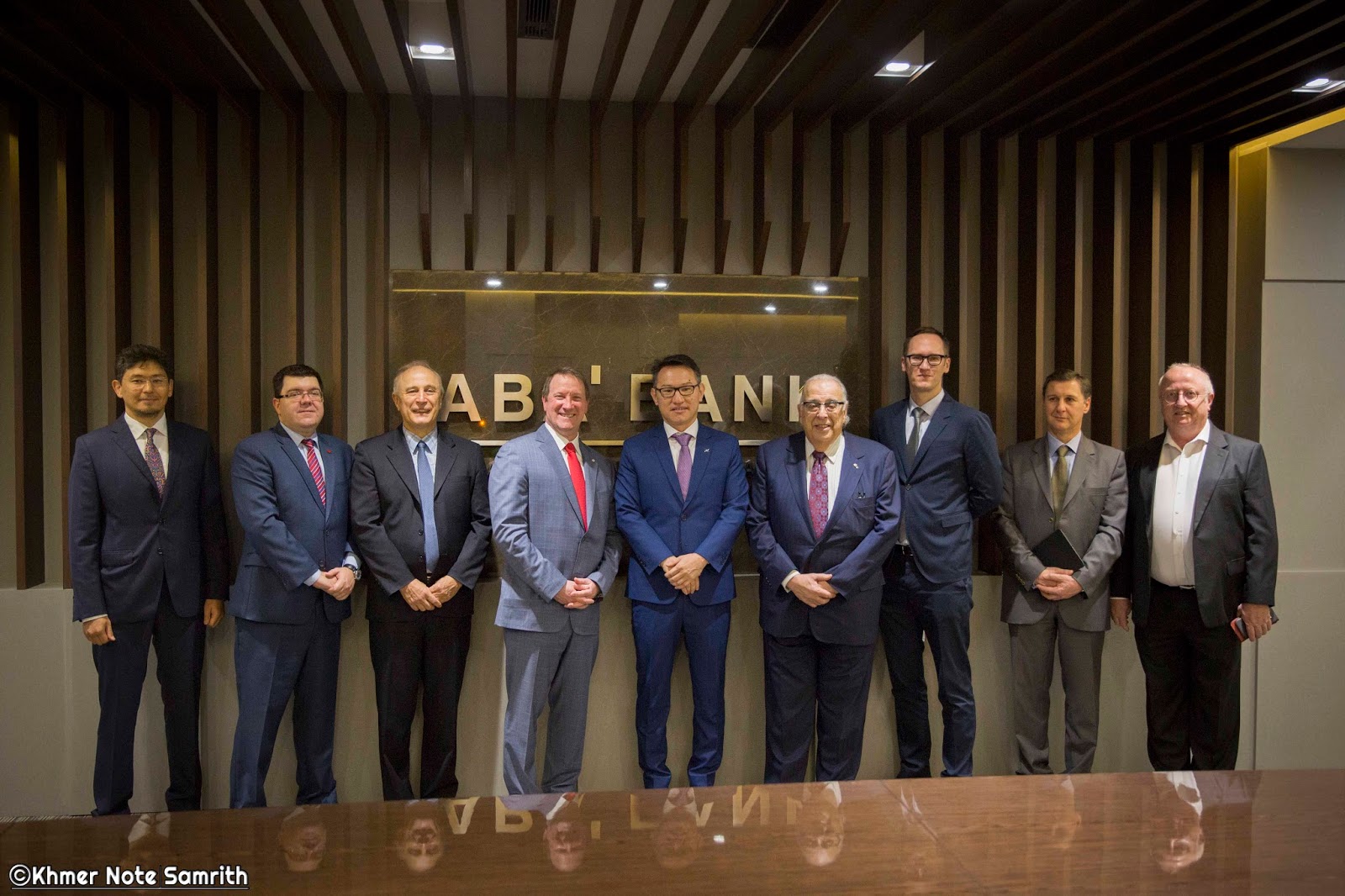ធនាគារ ABA សម្ពោធបើក អគារការិយាល័កណ្ដាលរបស់ខ្លួនឡើងវិញ - Khmernote
