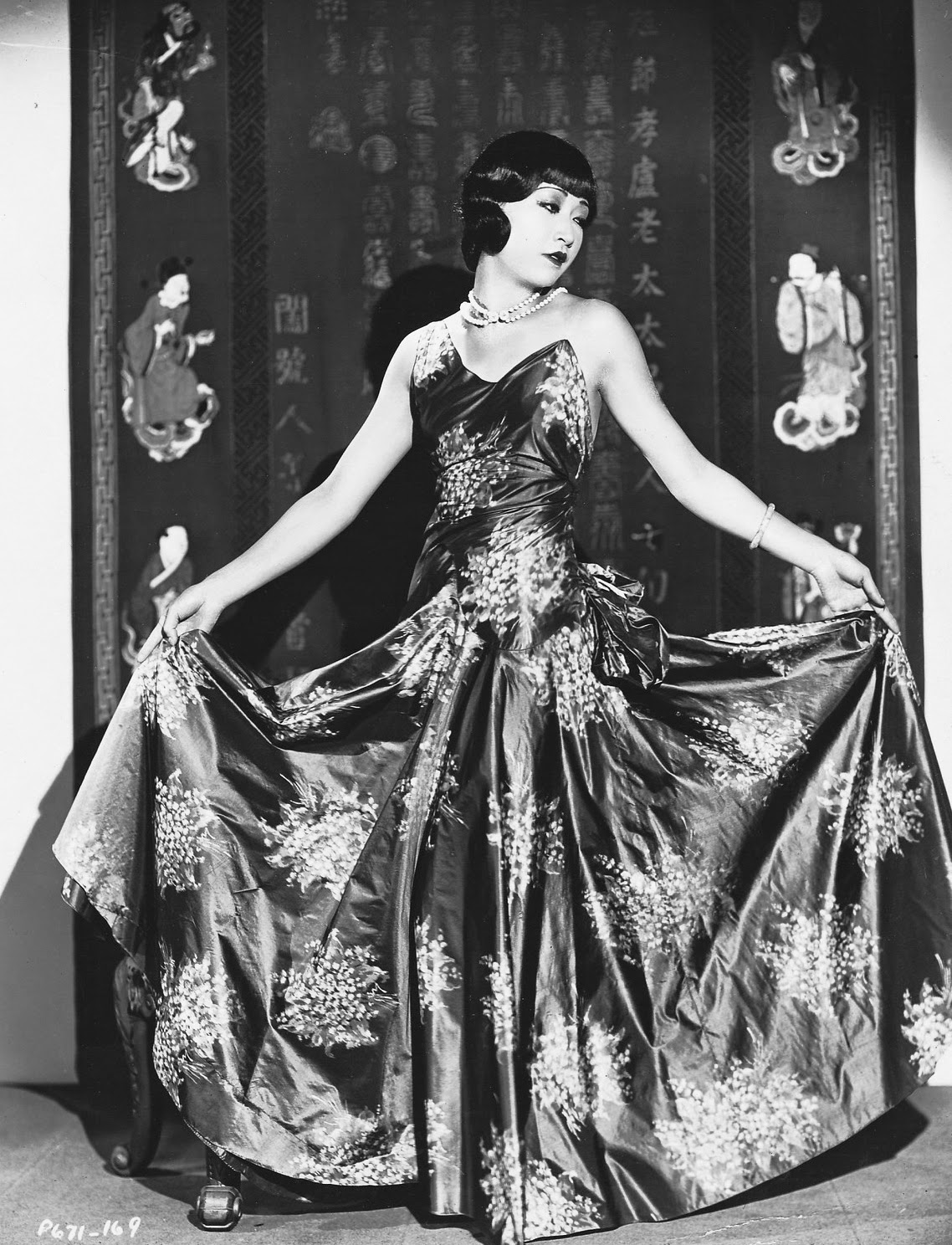 Slice of Cheesecake: Anna May Wong, pictorial
