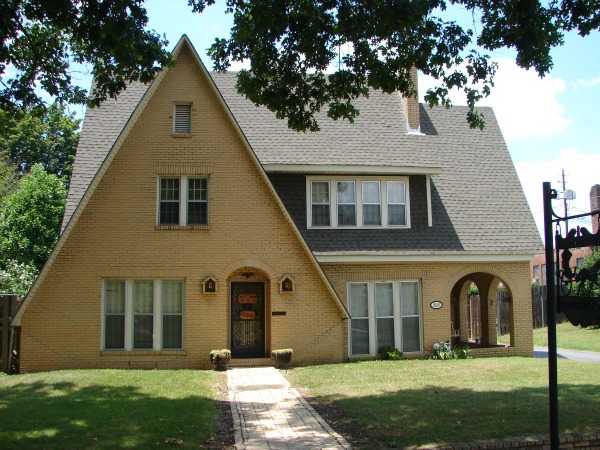 An Old-Fashioned World: old house styles