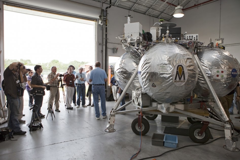 Suburban spaceman: NASA's Morpheus Lander: Prototype Touches Down on ...