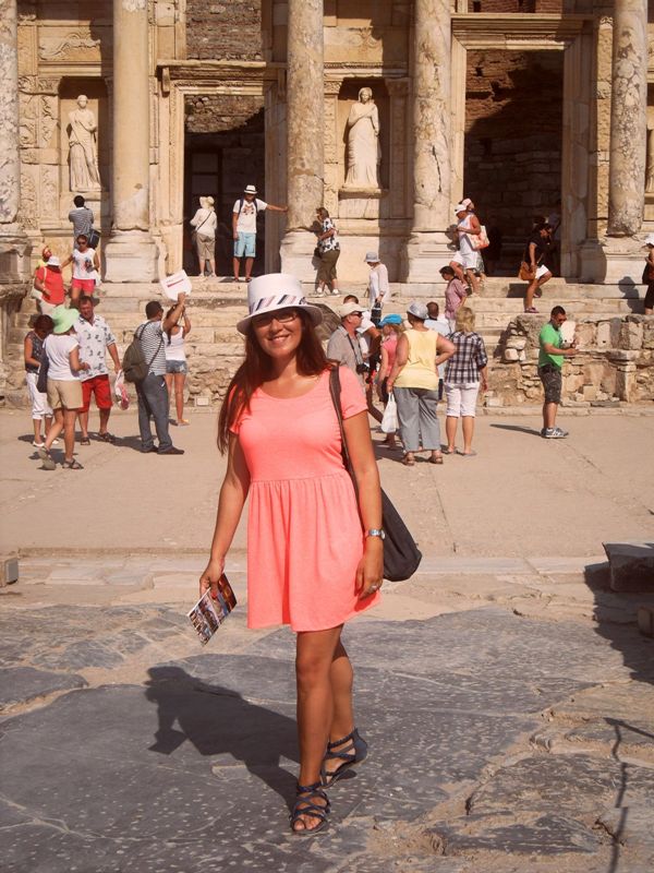 Tina thinks...: Efes - "Grad Majke Boginje"...
