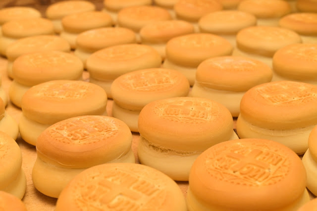 The Secrets of Step by Step Prosphora Making - The Catalog of Good Deeds