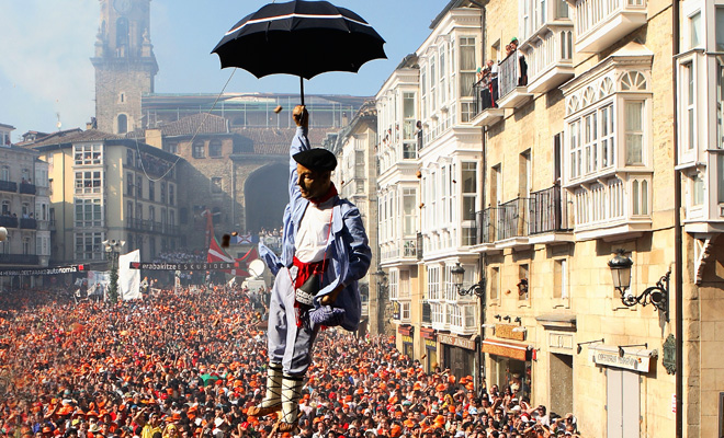 FRONTIBERIA: EUSKADI: Bajada de Celedón 2014 en Vitoria-Gasteiz ...
