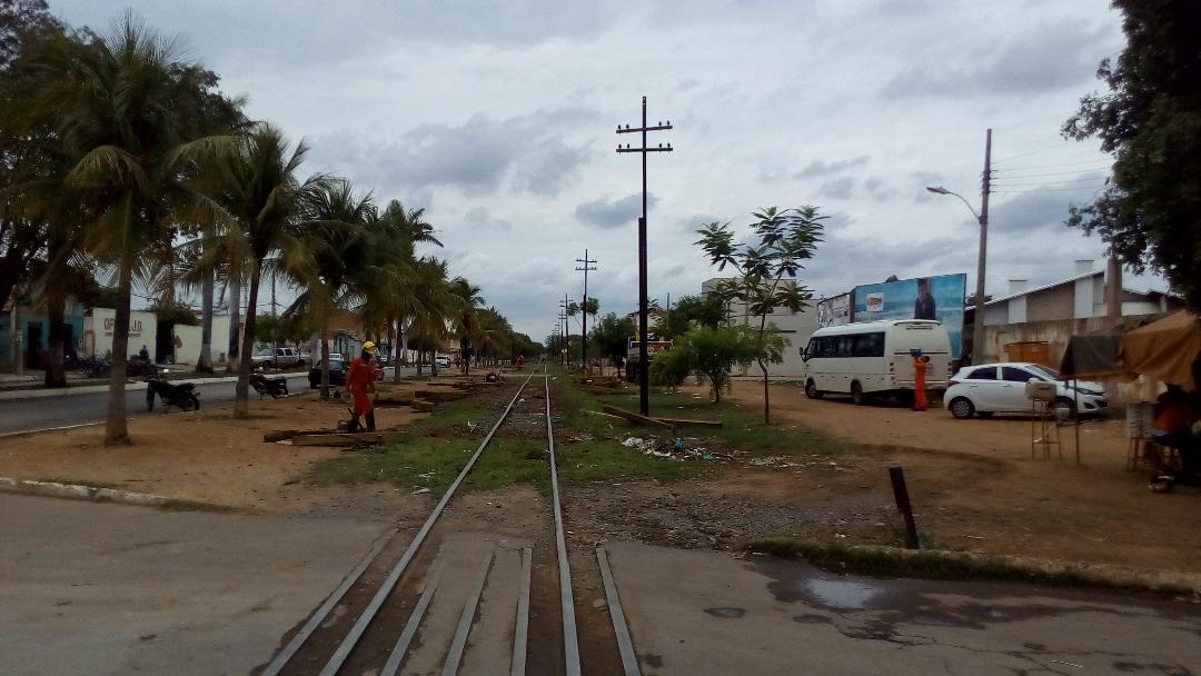 Notícias: EMPRESA REALIZA SERVIÇO DE CONSERVAÇÃO DA LINHA FÉRREA EM JANAÚBA