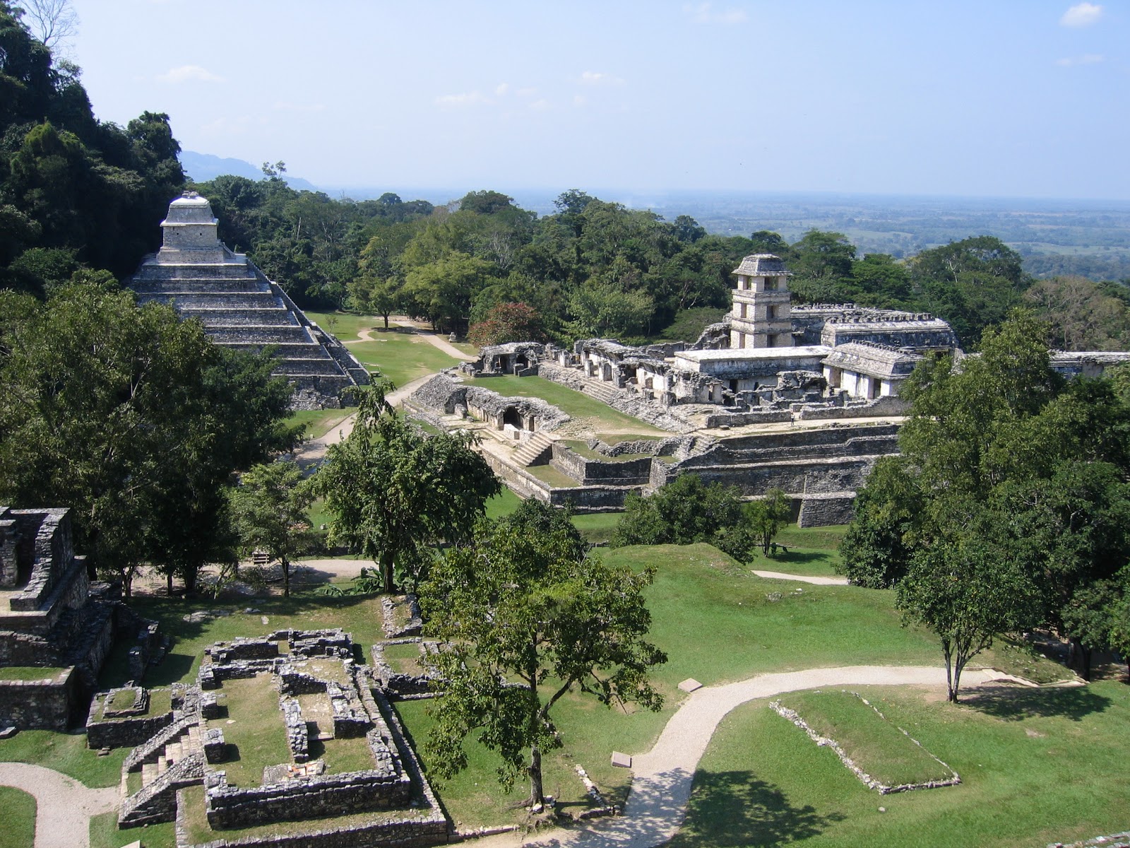 Suitcase and World: Palenque.