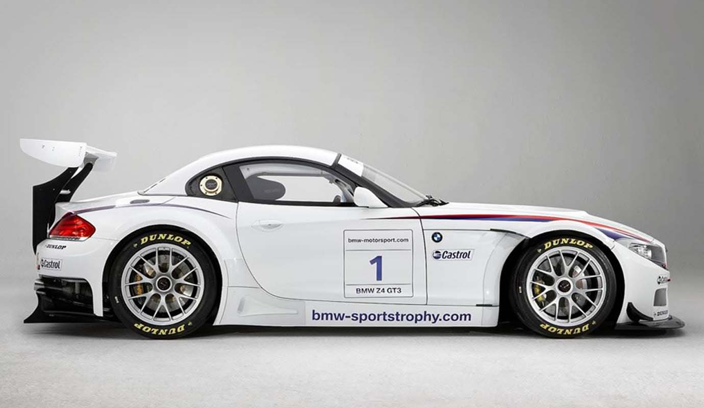 Autocar: BMW Z4 GT3 Race Car Roars Into Action