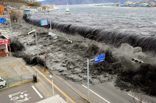 5 interesting facts about tsunami ~ 8FACT